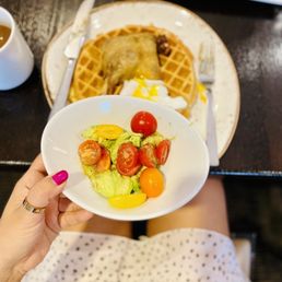 EQUES - Updated December 2025 - 441 Photos & 368 Reviews - 900 Bellevue ...