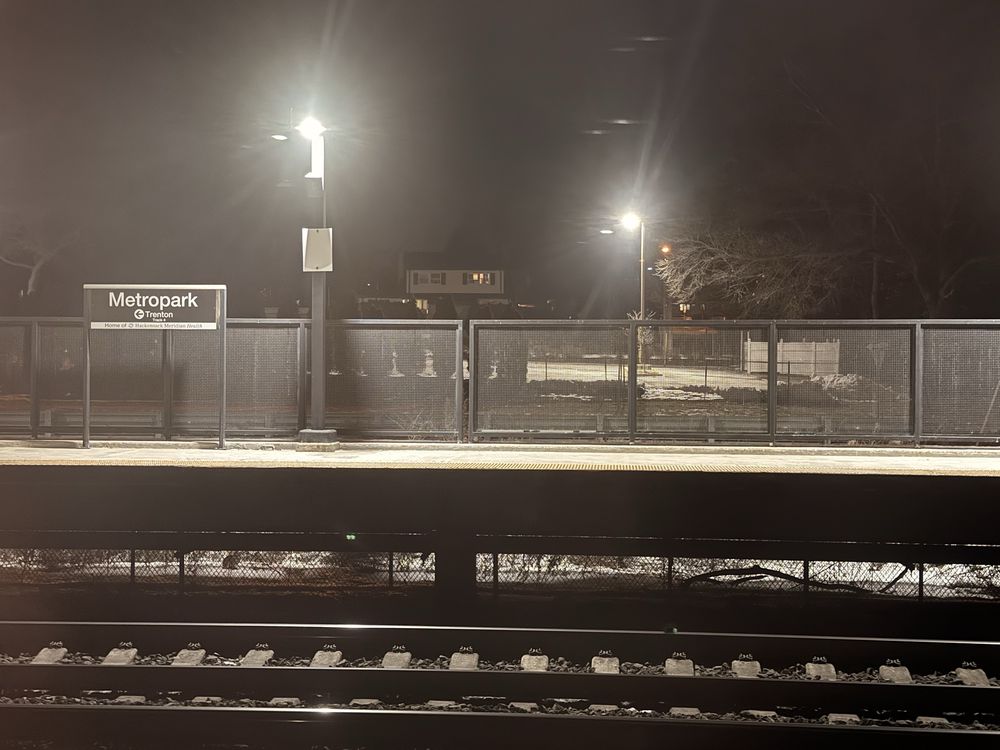 NJ TRANSIT METROPARK TRAIN STATION - Updated October 2025 - 107 Photos ...