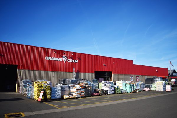 GRANGE - Updated January 2026 - 7700 Crater Lake Hwy, White City ...