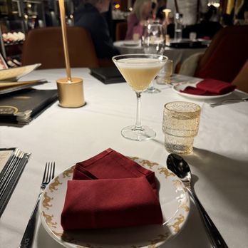 UPON THE PALACE - Updated December 2025 - 105 Photos & 38 Reviews - 317 ...