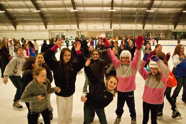 JIM ROCHE COMMUNITY SKATING RINK - Updated July 2025 - 12 Photos - 1275 ...