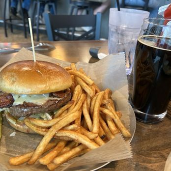 GOOG’S PUB & GRUB - Updated May 2024 - 36 Photos & 49 Reviews - 667 ...