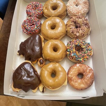 BAKER’S DOZEN DONUTS - Updated November 2025 - 66 Photos & 115 Reviews ...