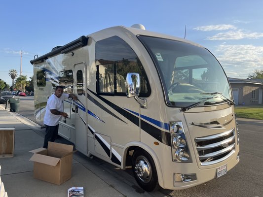 MIKE THOMPSON’S RV SUPER STORE - Updated October 2025 - 215 Photos ...
