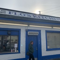 FLO’S KITCHEN - Updated July 2025 - 75 Photos & 107 Reviews - 1015 ...