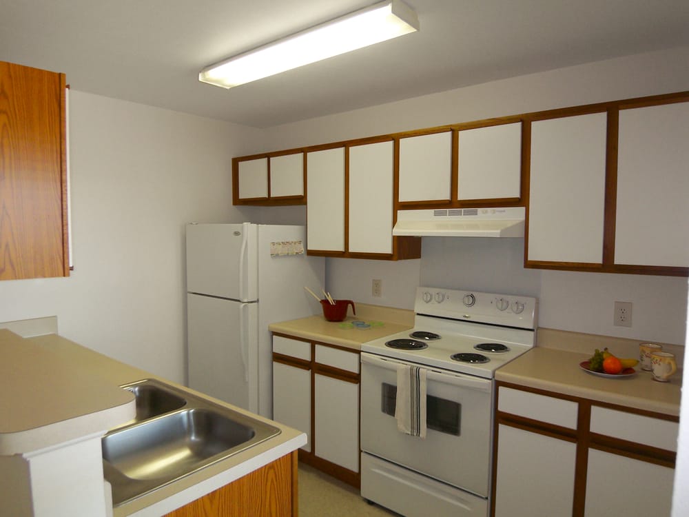 MAPLE TREE APARTMENTS - Updated May 2026 - 64 Photos - 1405 W 18th St ...