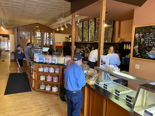 RED WING CONFECTIONERY - Updated July 2024 - 35 Photos & 35 Reviews ...