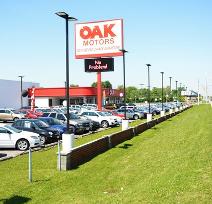 OAK MOTORS - Updated December 2025 - 47 Photos & 25 Reviews - 5075 W ...