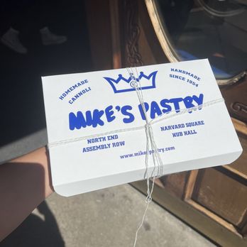 MIKE’S PASTRY - Updated June 2024 - 7661 Photos & 8937 Reviews - 300 ...