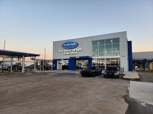 ON THE SPOT - Updated September 2025 - 48 Photos - 6555 University Dr ...