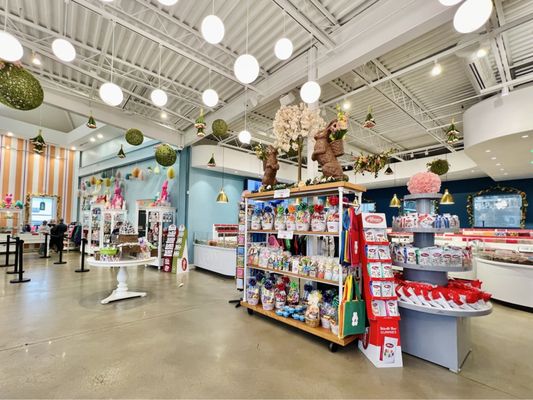 ALBANESE CONFECTIONERY - Updated December 2025 - 748 Photos & 405 ...