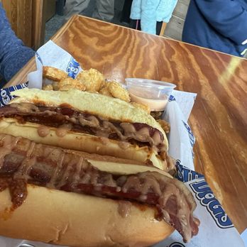 SUP DOGS - Updated August 2025 - 185 Photos & 327 Reviews - 213 E 5th ...