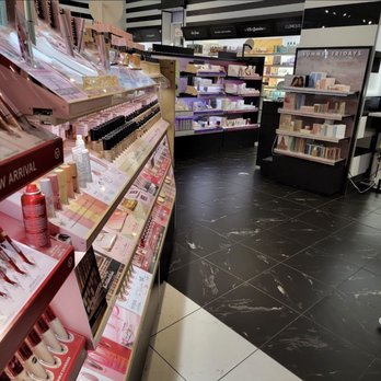 SEPHORA - Updated October 2025 - 33 Photos & 37 Reviews - 200 W Market ...