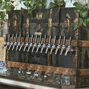 HELLO DARLING - Updated October 2025 - 195 Photos & 97 Reviews - 1610 ...