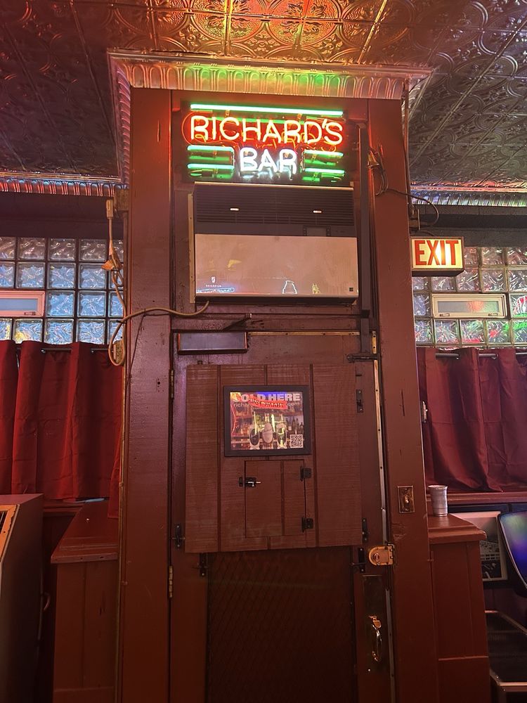 RICHARD’S BAR - Updated November 2025 - 123 Photos & 343 Reviews - 491 ...