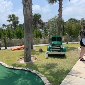 BEACHSIDE MINI GOLF - Updated December 2025 - 42 Photos & 25 Reviews ...