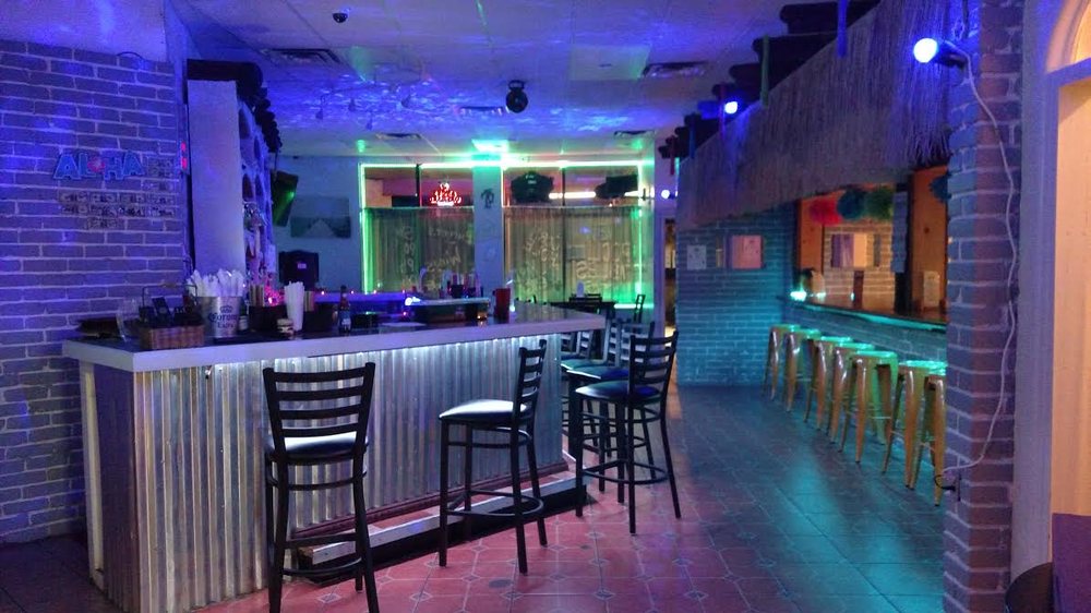 THE HANGOUT - Updated October 2025 - 73 E Sipperelle Dr, Parachute ...