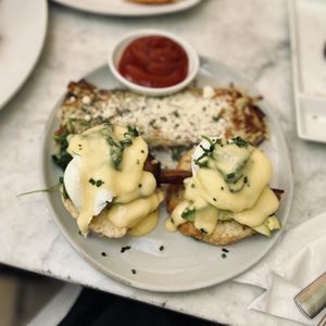 BAR ISSI - Updated August 2025 - 218 Photos & 133 Reviews - 414 N Palm ...