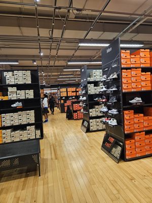 NIKE FACTORY STORE - NEWARK - Updated December 2025 - 17 Photos & 23 ...