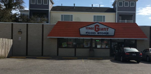 TINEE GIANT - Updated December 2025 - 123 W Ocean View Ave, Norfolk ...