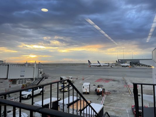 SAN FRANCISCO INTERNATIONAL AIRPORT - TERMINAL 3 E - Updated August ...