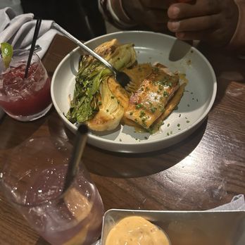 HECK’S CAFE - Updated October 2025 - 155 Photos & 136 Reviews - 3355 ...