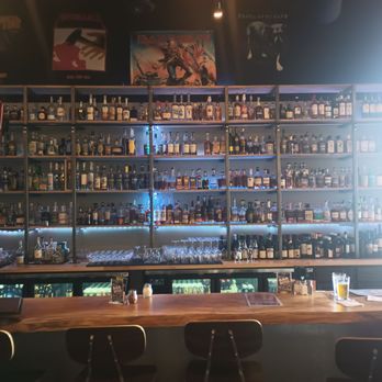 FREEDOM BROTHERS PIZZERIA & ALEHOUSE - Updated May 2025 - 95 Photos ...