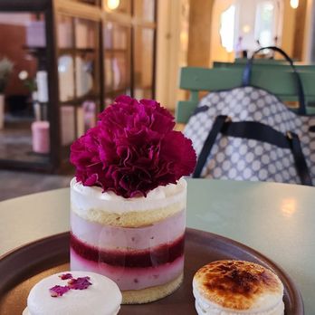 HINAR DESSERT BAR & CAFE - Updated July 2024 - 1255 Photos & 365 ...