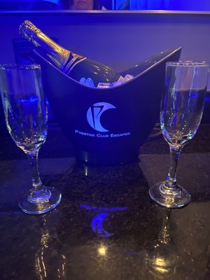 AXIS CHICAGO - Updated August 2025 - 30 Photos & 31 Reviews - 5335 S ...