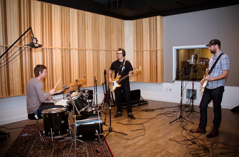 SAE INSTITUTE CHICAGO - Updated January 2026 - 35 Photos - 820 N ...