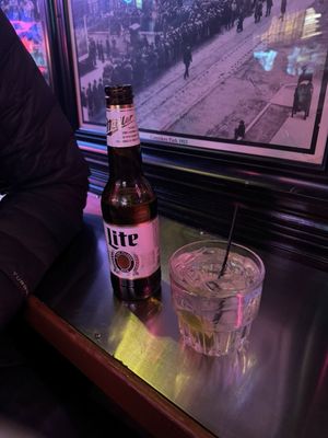 RICHARD’S BAR - Updated April 2025 - 112 Photos & 338 Reviews - 491 N ...