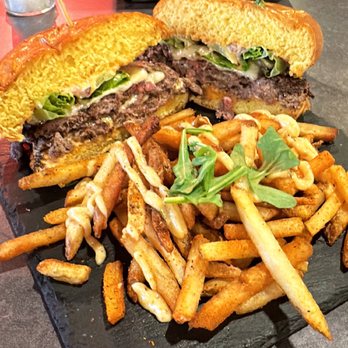 BEEF N’ BUNS - Updated December 2024 - 161 Photos & 76 Reviews - 12200 ...