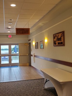 THE HOOCH - Updated August 2025 - 22 Photos - Soundside Inn Hotel Bar ...