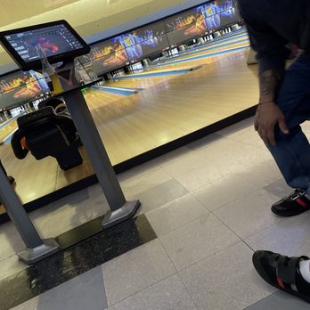 COUNTRY CLUB LANES - Updated October 2025 - 250 Photos & 316 Reviews ...