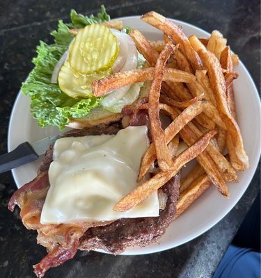 SIDELINES SPORTS BAR & GRILL - Updated July 2024 - 92 Photos & 197 ...