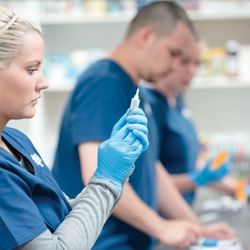 PIMA MEDICAL INSTITUTE - RENTON - 10 Photos & 23 Reviews - 555 S Renton ...