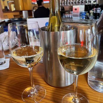 WILDFIN AMERICAN GRILL - Updated August 2024 - 370 Photos & 510 Reviews ...