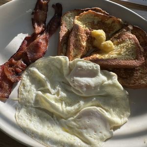 OAK TREE CAFE - Updated July 2025 - 6200 Oak Tree Blvd, Independence ...