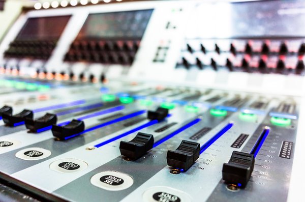 TECH ELECTRONICS OF ST. LOUIS - Updated December 2025 - 19 Photos ...