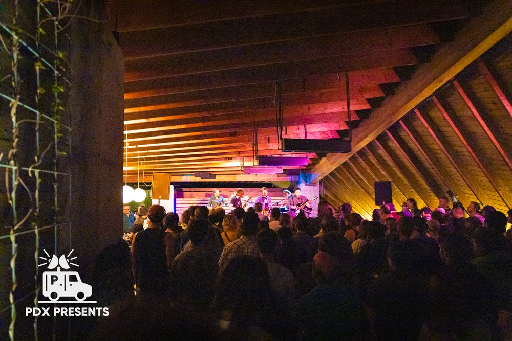 RONTOMS - Updated June 2025 - 262 Photos & 523 Reviews - 600 E Burnside ...