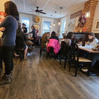 PIE LADY CAFE - Updated May 2024 - 212 Photos & 174 Reviews - 9 E Main ...