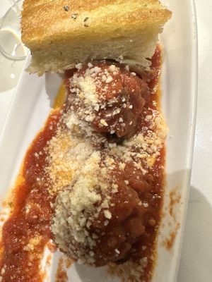 A’TERA 519 - Updated November 2025 - 28 Reviews - 519 Linden St ...