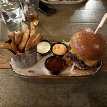 OVERLAND RESTAURANT & PUB - Updated April 2025 - 580 Photos & 540 ...