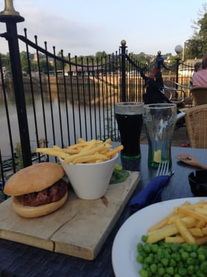 STEAM PACKET INN - Updated September 2025 - St Peters Quay, Totnes ...