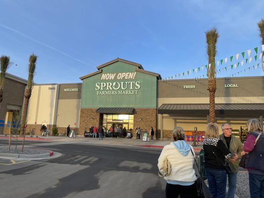 SPROUTS FARMERS MARKET - 72 Photos - 13650 N Prasada Pkwy, Surprise ...