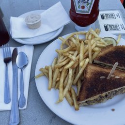 PATYS RESTAURANT - Updated December 2025 - 640 Photos & 1002 Reviews ...