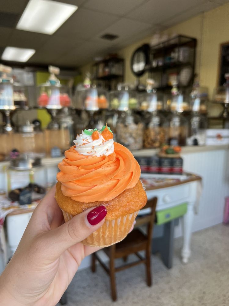 KEY WEST CAKES - Updated May 2024 - 133 Photos & 92 Reviews - 1014 ...