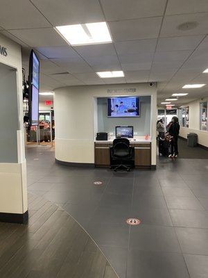 PREFLIGHT AIRPORT PARKING - Updated January 2025 - 82 Photos & 504 ...