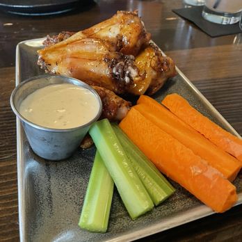 BLUE HOUND KITCHEN & COCKTAILS - Updated January 2026 - 1261 Photos ...