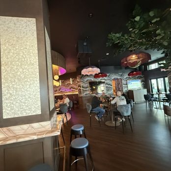 BEELINE - Updated October 2025 - 38 Photos & 17 Reviews - 9115 Strada ...